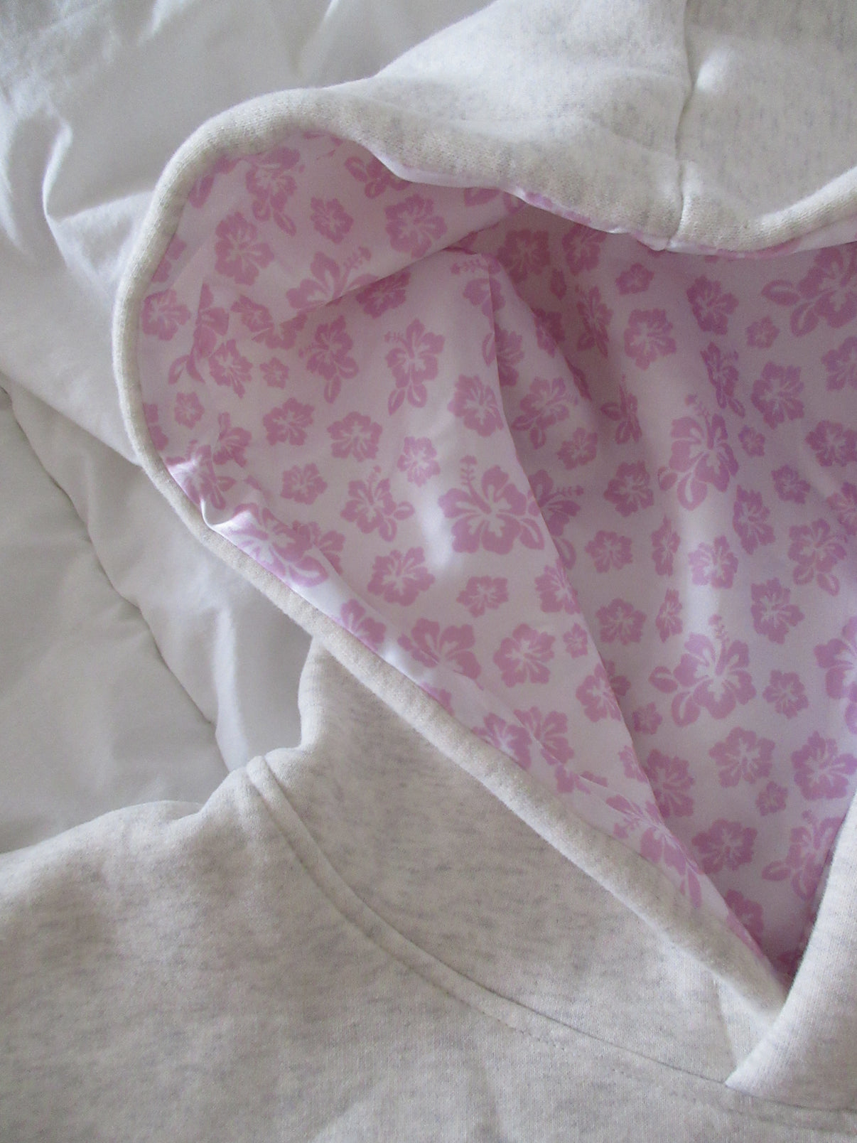 Hibiscus Hoodie in Heather Blush – Prisana Bay